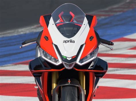 Rsv4 Factory Se 09 Sbk 1100 Price Colours Specs Aprilia En