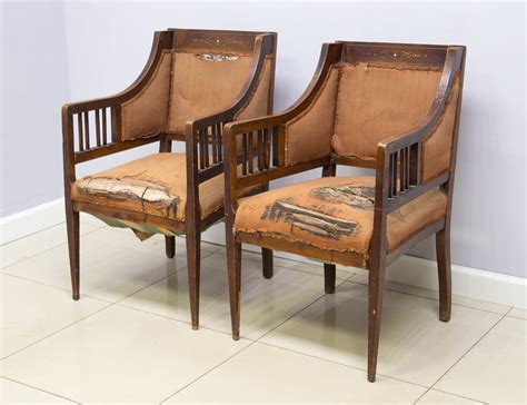 Пара антикварный кресел красного дерева с инкрустацией артикул КР 21696 купить в Москве