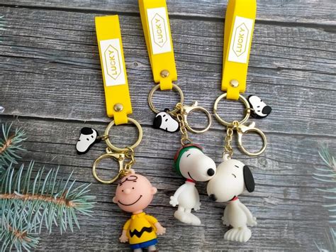 Happy Snoopy Cartoon Keychain Peanuts Keychain Charlie Brown Snoopy