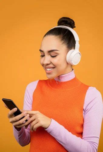 Wireless Over The Head Bluetooth Mobile Headphone At ₹ 499piece In Noida