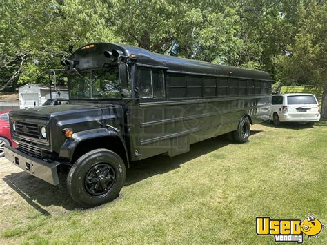 Ready To Go Chevrolet B60 Party Bus Retro Video Gaming Bus For Sale