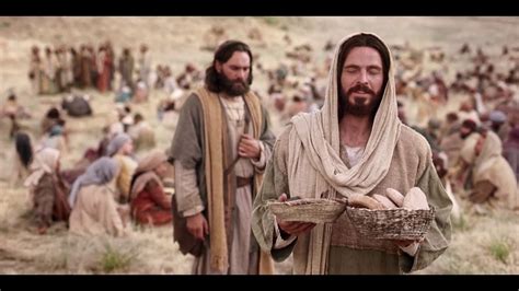 Jesus Multiplica 5 Pães E Dois Peixes Youtube