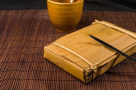 대나무 잎 포장과 차 칼에 중국 압착 Puerh 차 클로즈업 매크로 Pu Erh에 대한 스톡 사진 및 기타 이미지 Pu
