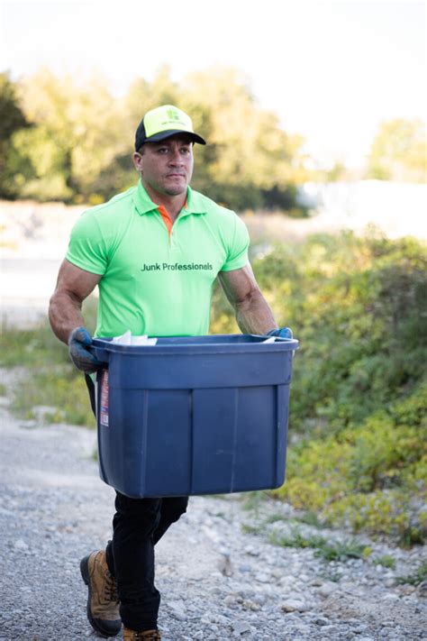 Storage Unit Cleanout In Toronto ON