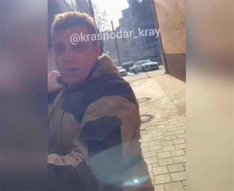Полиция в Краснодаре начала проверку после избиения мужчиной в