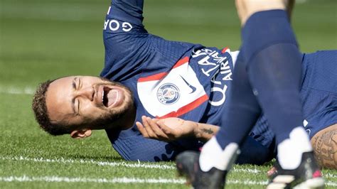 Ligue 1 Zwycięstwo Paris Saint Germain z Lille Koszmarna kontuzja