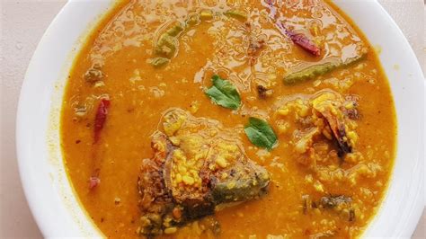 রুই মাছের মাথা দিয়ে মুগ ডাল রান্নার রেসিপি। Macher Matha Diye Munger