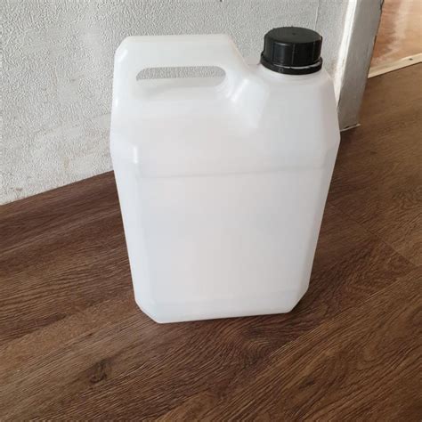 Канистры пластиковые 5 литров купить в Южно Сахалинске цена 40 руб истекает завтра в 6 49