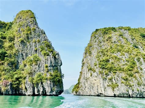 Khách Nước Ngoài đổ Xô đến Vịnh Hạ Long Tận Hưởng Sự Lãng Mạn Mùa Thu