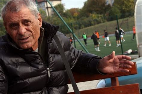 ТЪЖНА ВЕСТ Отиде си легендата на Славия Александър Шаламанов Шами Информационна агенция ПИК