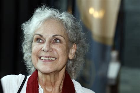 Verdrietig Familie En Vrienden Nemen Afscheid Van Cilly Dartell