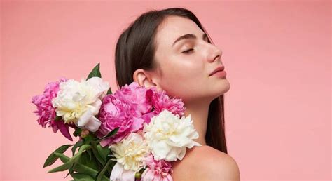 طريقة تطبيق مكياج بيبي فيس للعروس مجلة سيدتي