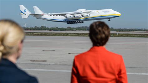 Víctima Impensada El Avión Más Grande Del Mundo Habría Sido Destruido