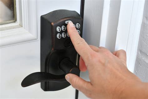 The Benefits Of Hiring Professional Locksmith Services Locksmith Woodland Hills California