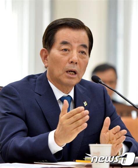 한민구 국방장관 후보자 인사청문회 답변 뉴스1