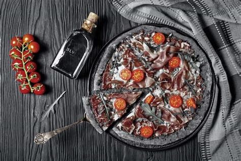13 Weird Pizza Flavors That You Dont Want To Try