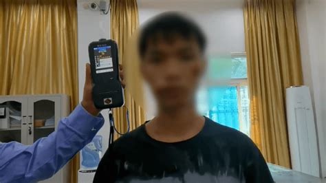 酒后骑车影帝上身？车主：我倒了！交警：起来抽个血王某检测安龙