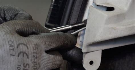 How To Change Tailgate Struts On Citroen C1 1 PM PN Replacement Guide