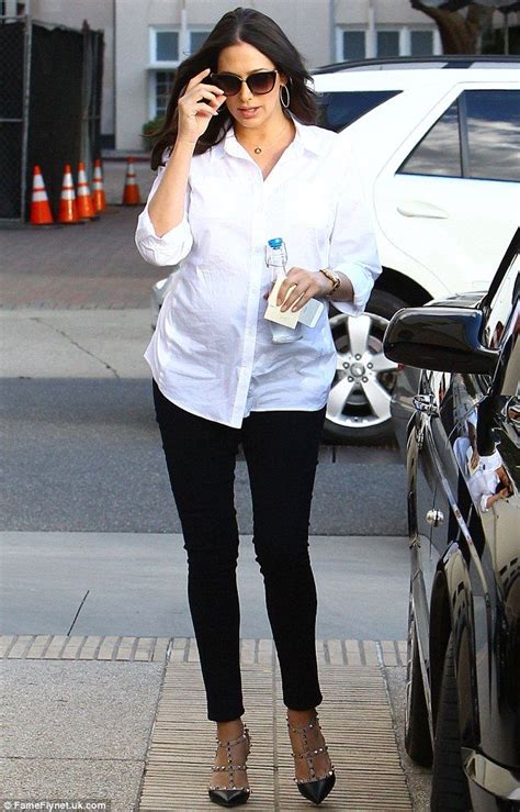Simon Cowells Pregnant Girlfriend Lauren Silverman Wears High Heels