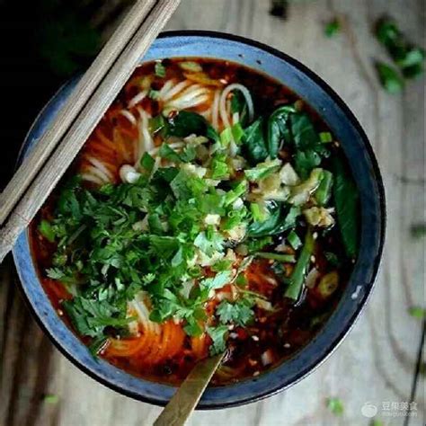 重庆小面正宗做法重庆小面面条的做法和配方 美食视频 华网