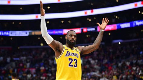Nba｜湖人最后一节落后21分 39岁勒邦占士单节轰19分反胜快艇 创生涯第4节最大反胜 星岛日报