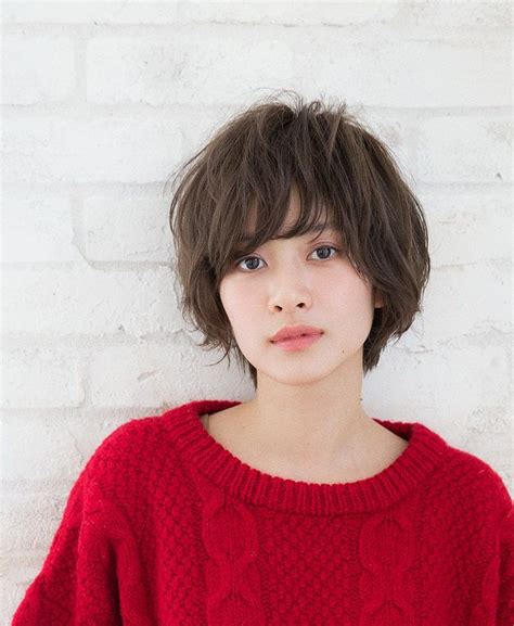 「くせ毛風ショート」ふんわり隠れパーマでくせ毛の悩みを強みに変える！ ショートボブ くせ毛 パーマ ヘアスタイリング