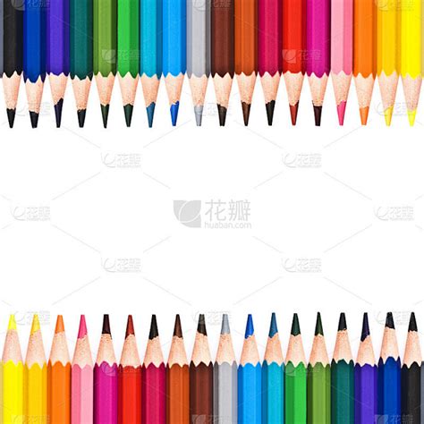 彩色木制铅笔孤立在白色背景上