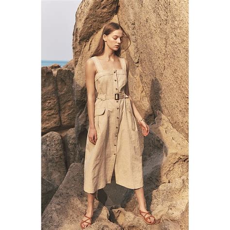 벨티드 버튼업 슬리브리스 원피스 S I Village