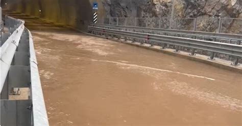 Përmbytet tuneli në Rrugën e Arbrit Ngjarjet e Ditës