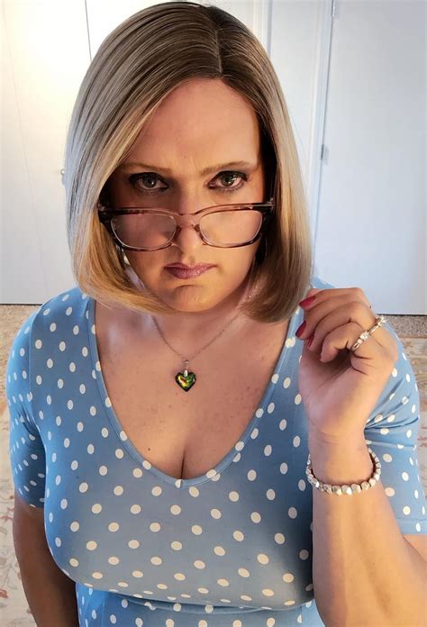 Guys Make Passes At Girls In Glasses Rcrossdressingsupport