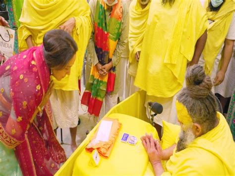 Premanand Ji Maharaj Showers Blessings On Mathura Lok Sabha Seat Bjp