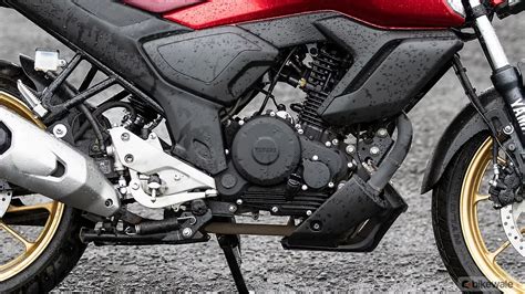 Yamaha Fzs Fi V4 Engine Cowl Image Bikewale