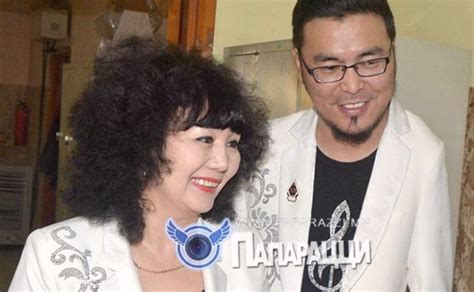 Дуучин Уранчимэгийн библээр учирсан нөхөр нь