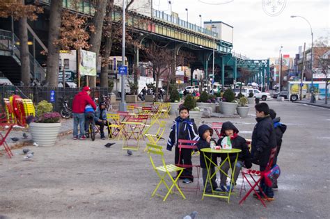 Roosevelt Avenue Streets And Transportation