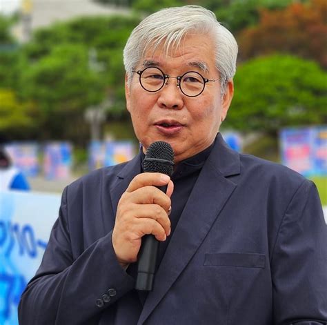 병하 250615 덕정교회 예배공동체 목회기도문 만물을 창조하시고 운행하시는 살아계시는 성부 하나님 저희를 푸른 초장으로 인도하시는 아버지의 풍성한 은혜에 감사를