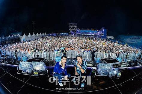 [포토] 카스쿨 페스티벌에서 멋진 공연 선보인 세훈and찬열 아주경제