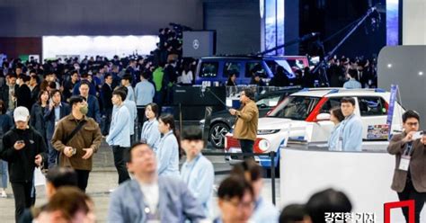 휴머노이드·로봇개·ev충전봇모빌리티쇼서 펼쳐진 로봇 대전