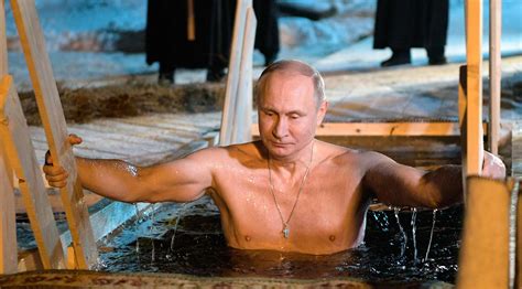 Ceburkan Diri Ke Danau Beku Vladimir Putin Jalani Ritual Global
