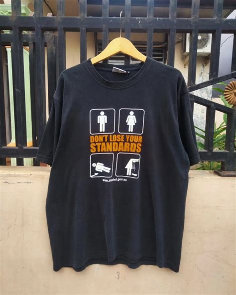 Kaos Dont Lose Your Standards Johnny Bobbins Fesyen Pria Pakaian