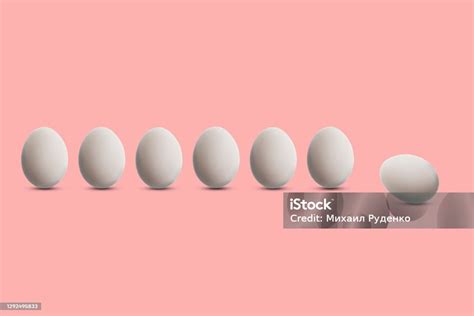 개성 개념 일반적인 것들 중 하나의 독특한 계란 차이 아이디어 0명에 대한 스톡 사진 및 기타 이미지 0명 개념 개성