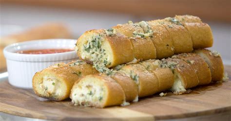 Chicken Parmesan Stuffed Garlic Bread Recipe