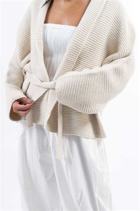 Acti Wear Style Essentials Flain® All Rights Reserved