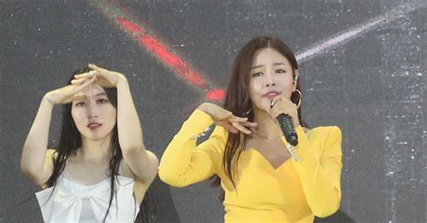 조정민 명품 몸매 드러나는 밀착 초미니