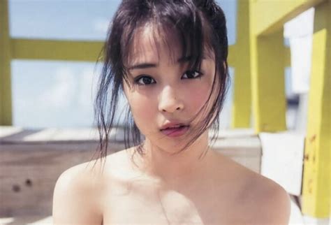 Dカップのバスト画像一覧【胸が美しすぎる38名を紹介！】 芸能人の画像まとめサイト『aigazo アイガゾ 』
