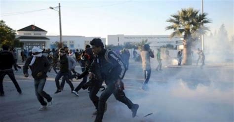 مركز المستقبل احتجاجات تونس بين احتمالات التصاعد والاحتواء