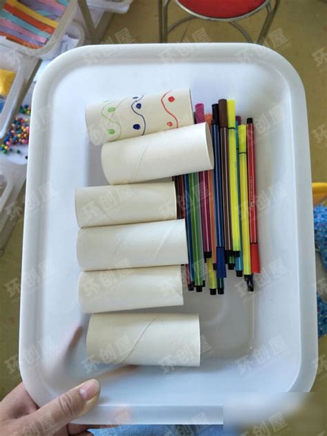 幼儿园美工区材料投放图片5张 环创屋