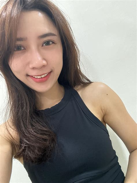肩膀快快長大 難得下午去健身 沒什麼人的空間太棒了👏 健身 🏋️
