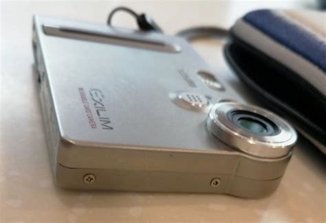 經典迷你名片輕薄型ccd數碼相機casio Exilim Ex M2，品相佳，正常使用，影相好靚見上架的照片可影相、拍片、錄音！全新電池