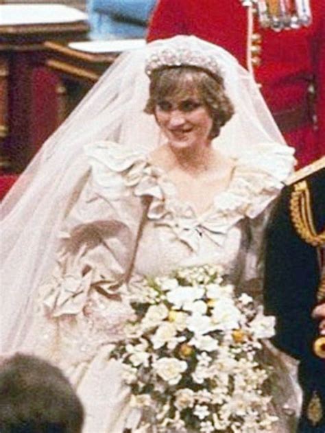 25 Stunning Photos Of Prince Charles And Princess Diana S Royal Wedding