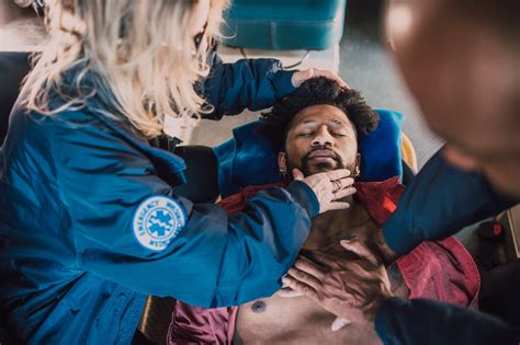 智汇有初经历触电后，劝你别用手势控制家电！ 知乎